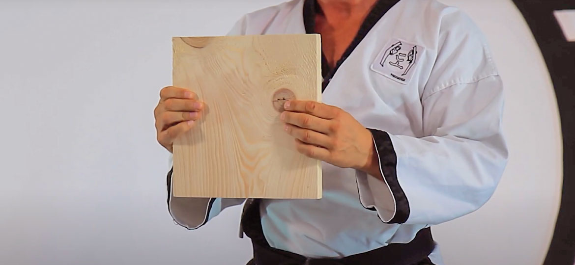 Breaking Test and Free Fight: Black Belts, taekwondo, and MMA Training ...